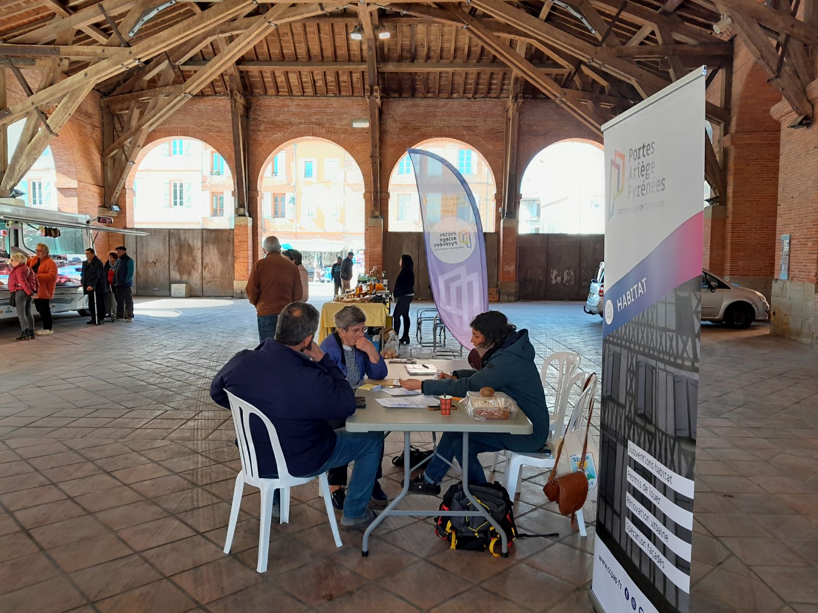 Habitat : la CCPAP était présente sur le marché de Mazères à la ...